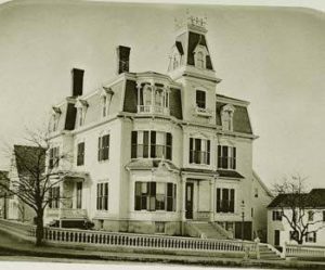 New England's Dark Side: 10 Haunted Spots to Visit On Your Next Road ...